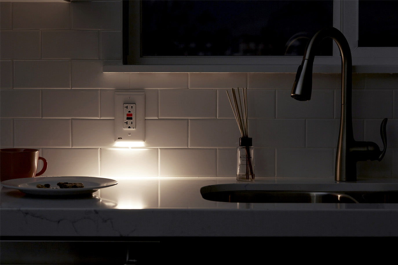 GuideLight 2 Plus for GFCI (Long Prong) – SnapPower